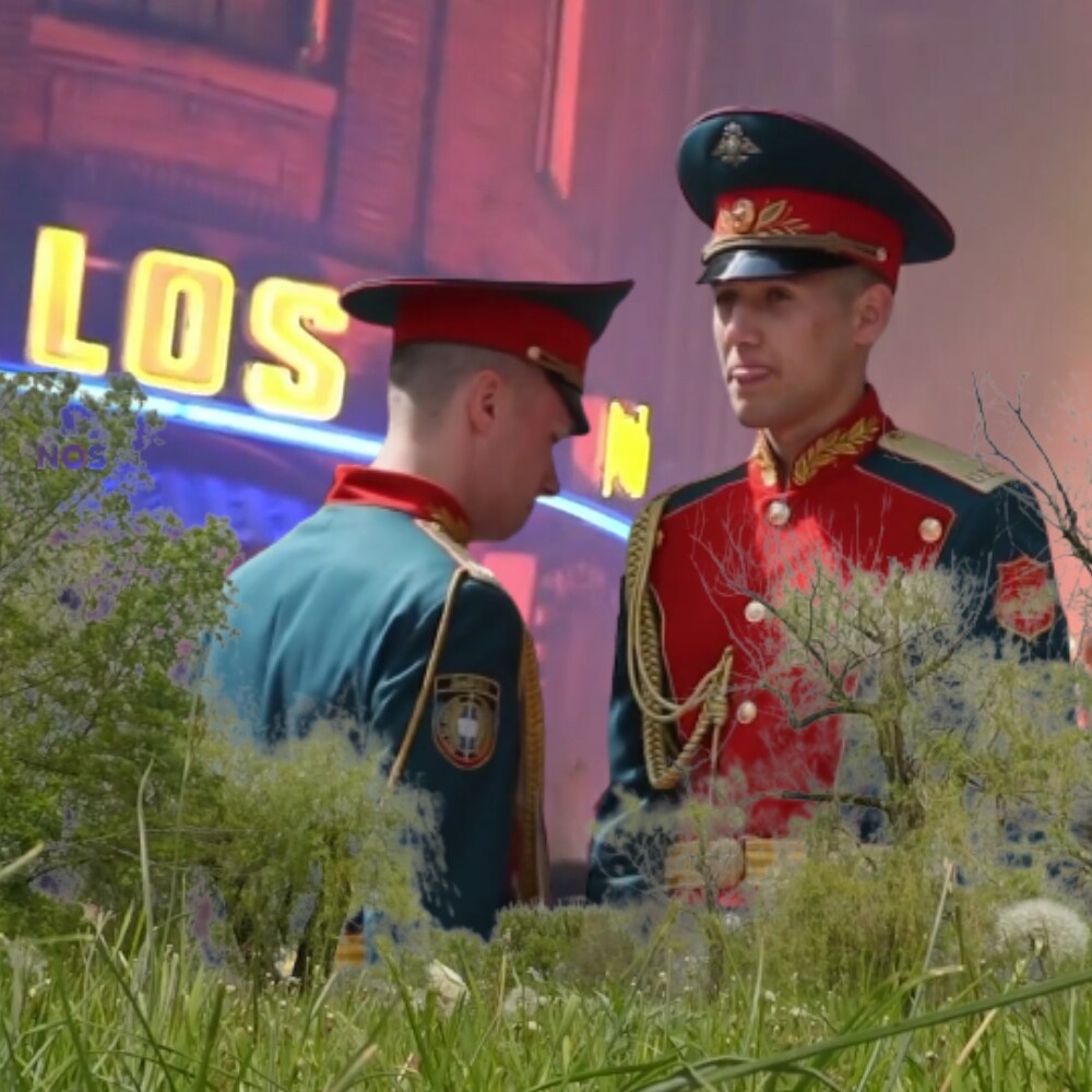 Jillis Stada knipt en plakt beelden uit het journaal | Het Parool