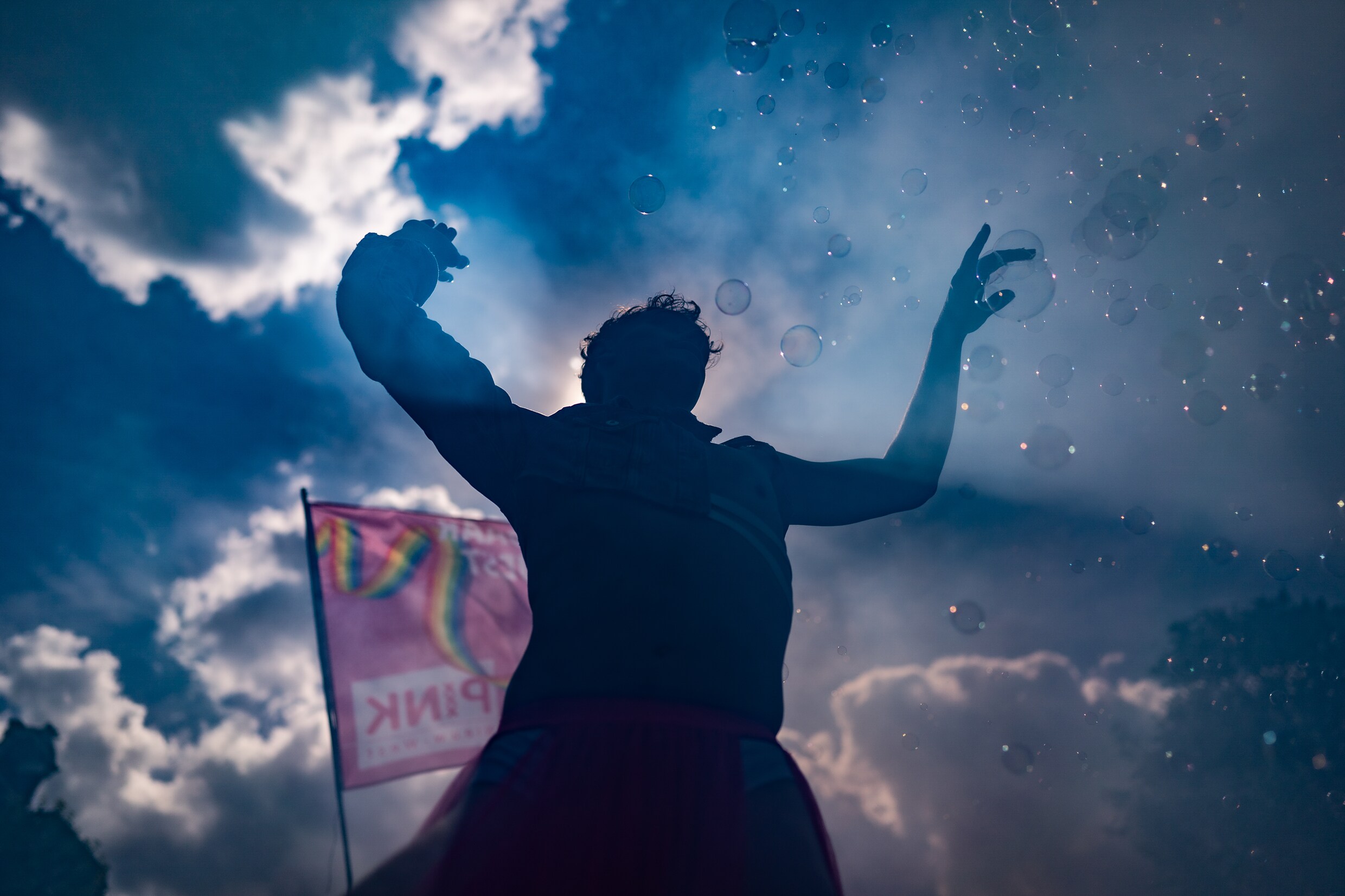 Opinie: ‘Wij laten ons niet terug in de kast duwen’ | Het Parool