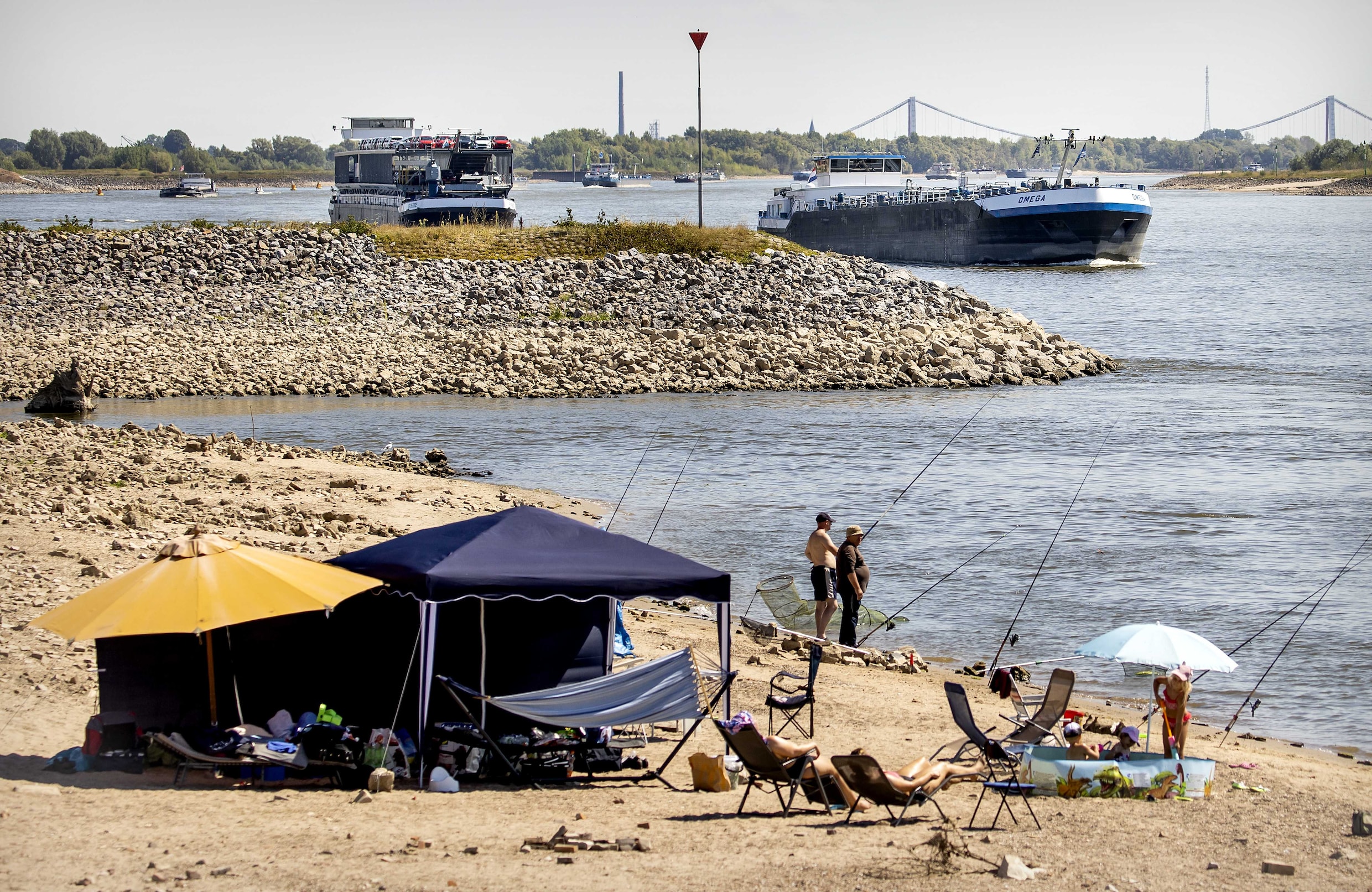 Eeuwen vertrouwde West-Europa op de Rijn. Maar de rivier staat onder ...