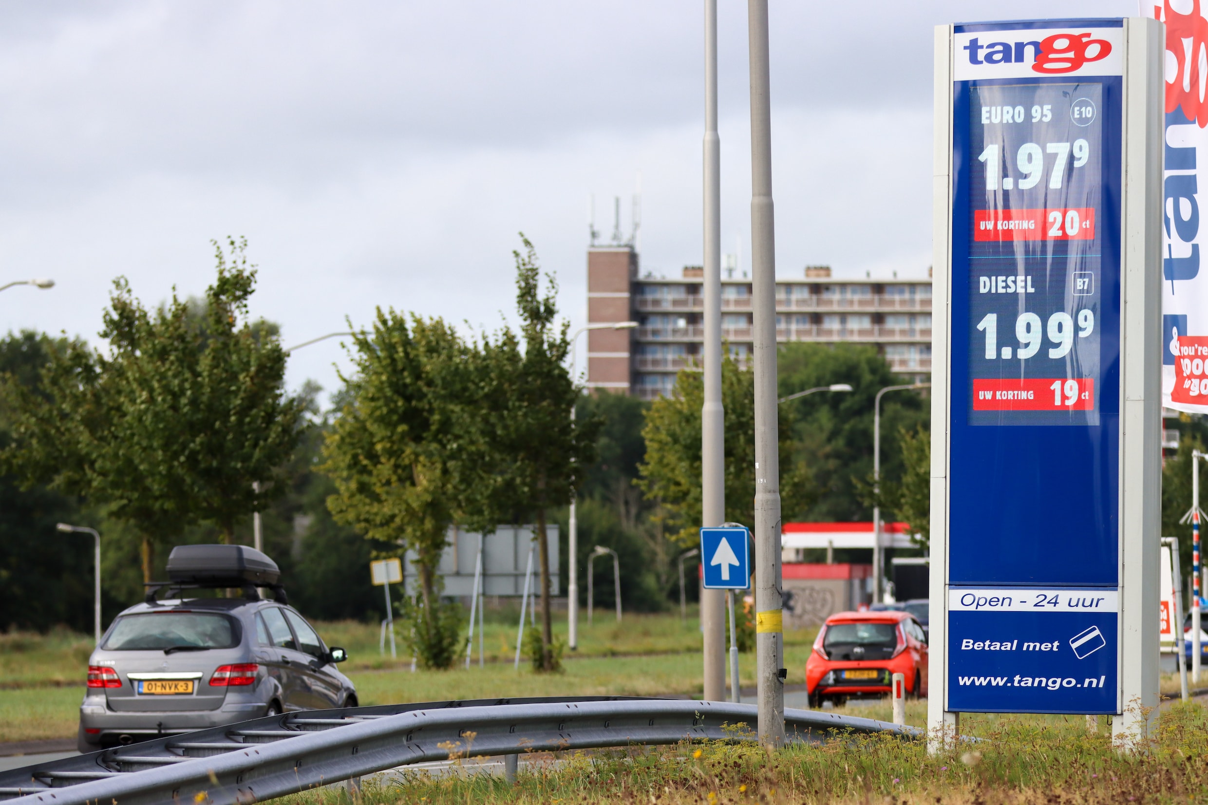Benzineprijs was dit jaar nog niet zo laag | Het Parool