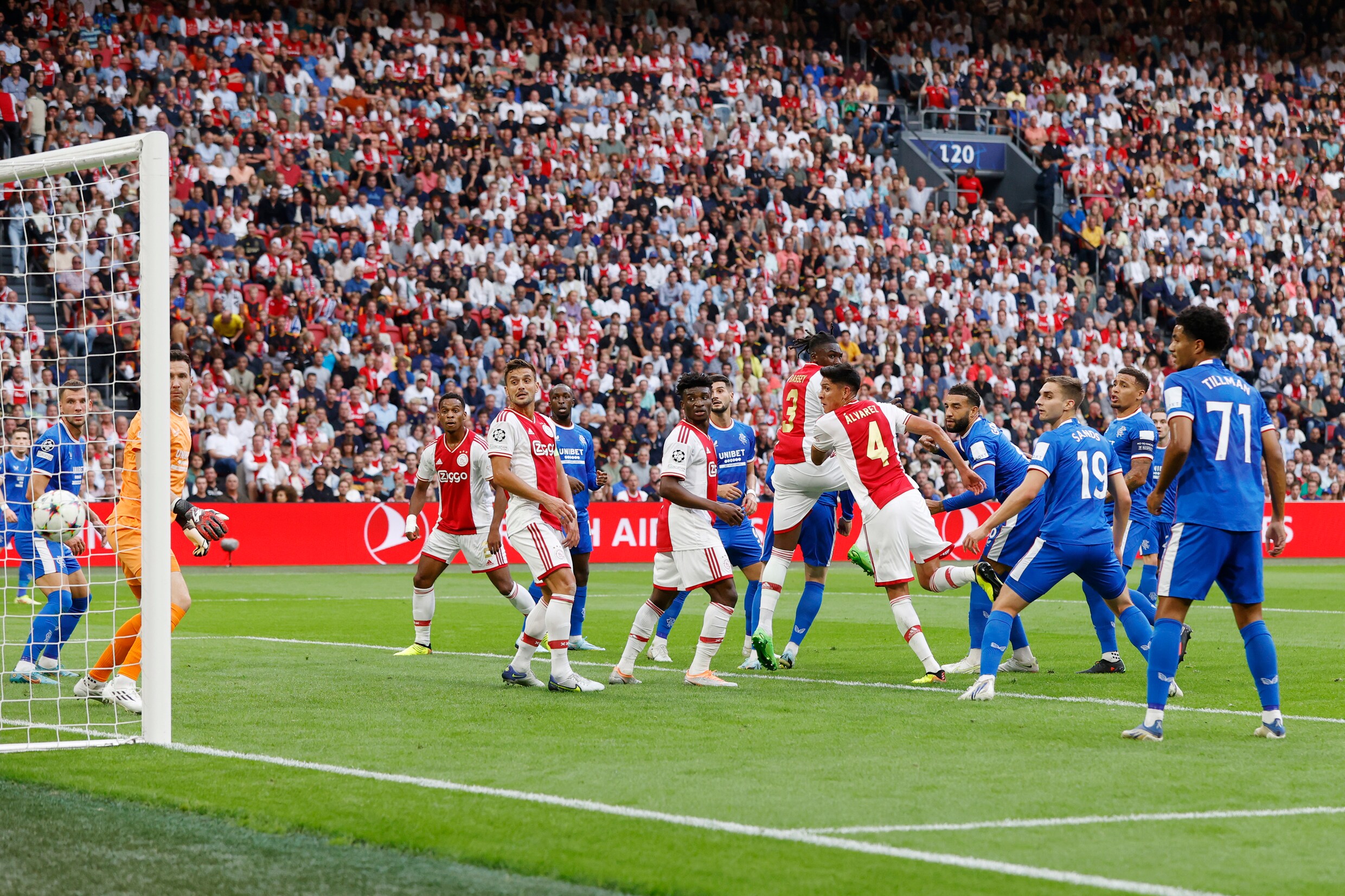 Ajax met speels gemak langs Rangers, wereldgoal van Kudus | Het Parool