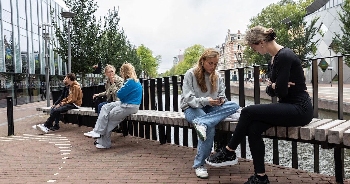 Gemeente Amsterdam wil samen met DUO jongeren met schulden helpen | Het ...