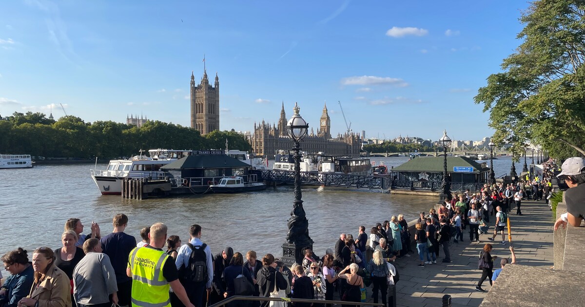 Afscheid nemen van de Queen? Tienduizenden Britten staan uren in de rij ...