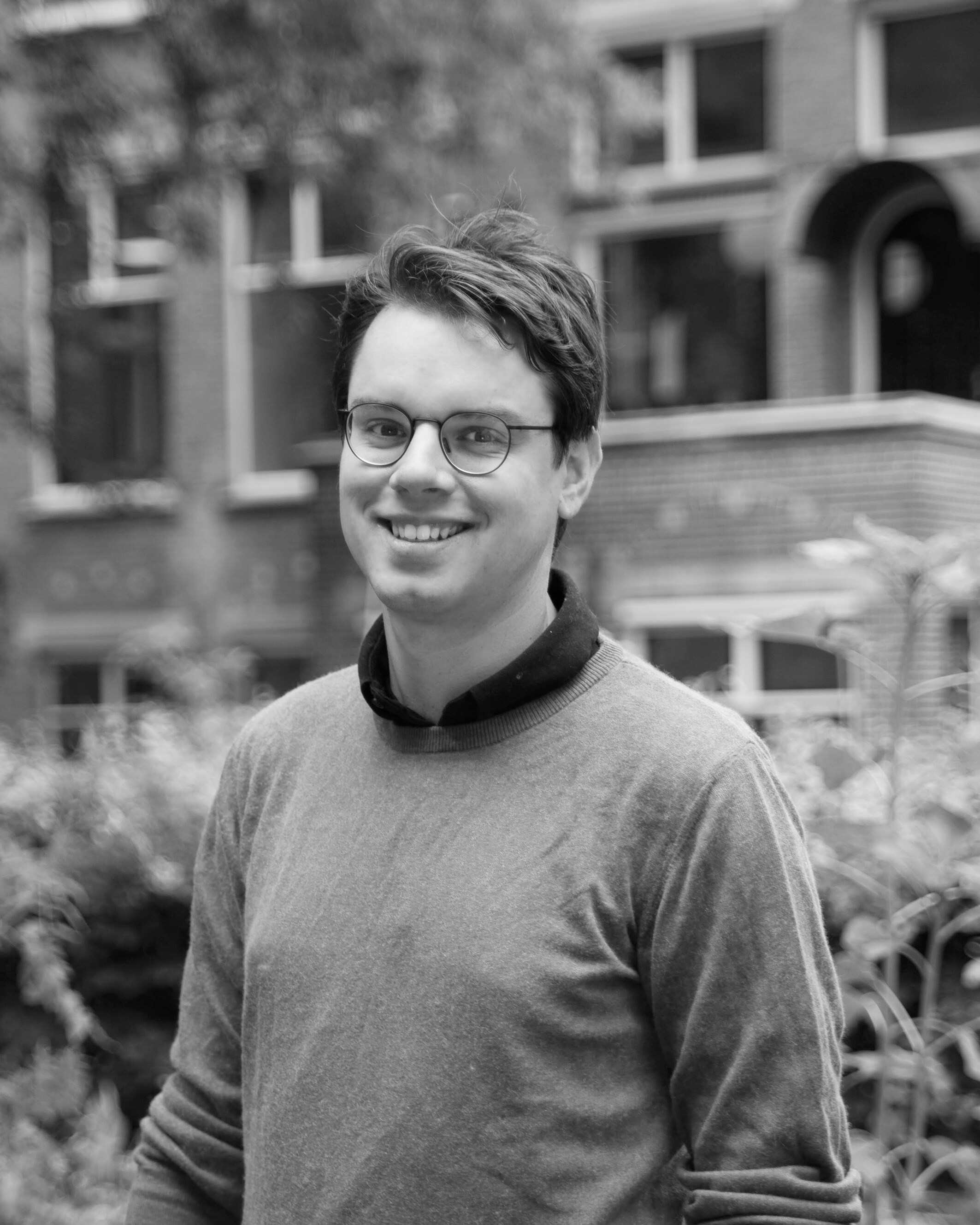 Opinie: ‘Laten we van al die flitsbezorgers zonnepaneelmonteurs maken ...