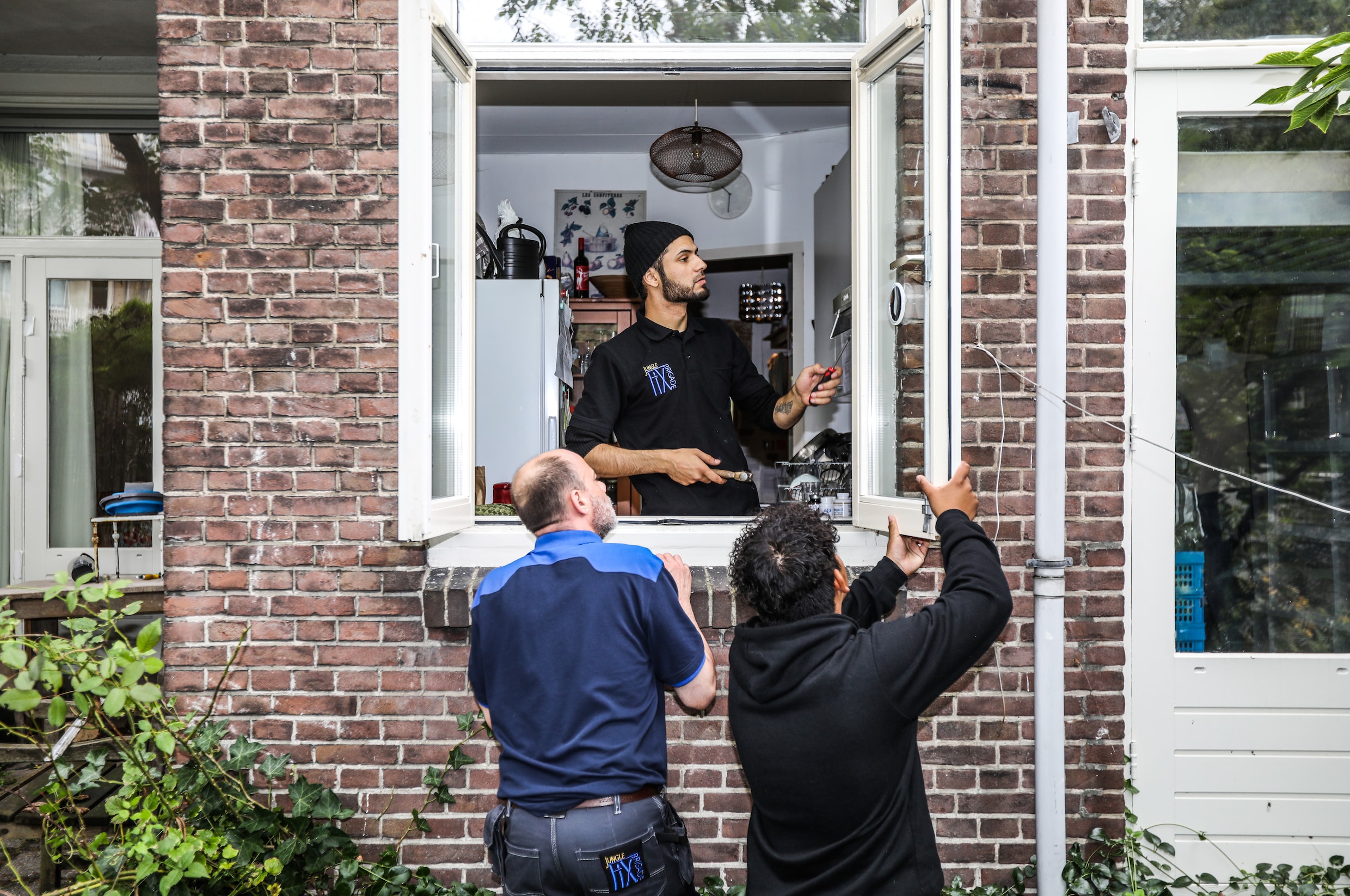 Veelgeroemde Fixbrigade gaat na mislukte aanbesteding toch aan de slag in Amsterdam-Noord | Het ...
