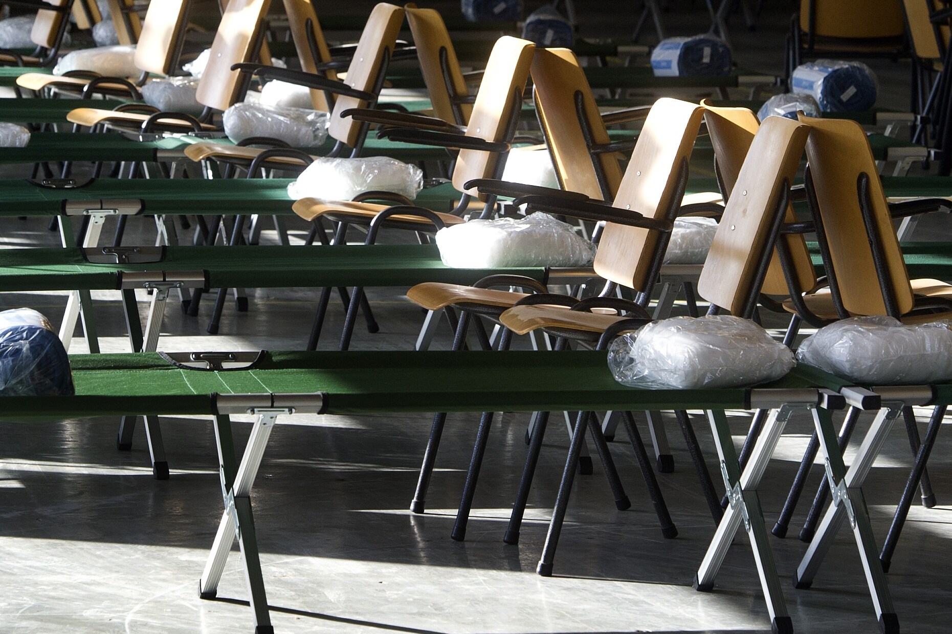 Tijdelijke opvang asielzoekers sporthallen Amsterdam-Noord en Oost ... Tijdelijke opvang asielzoekers sporthallen Amsterdam-Noord en Oost ...