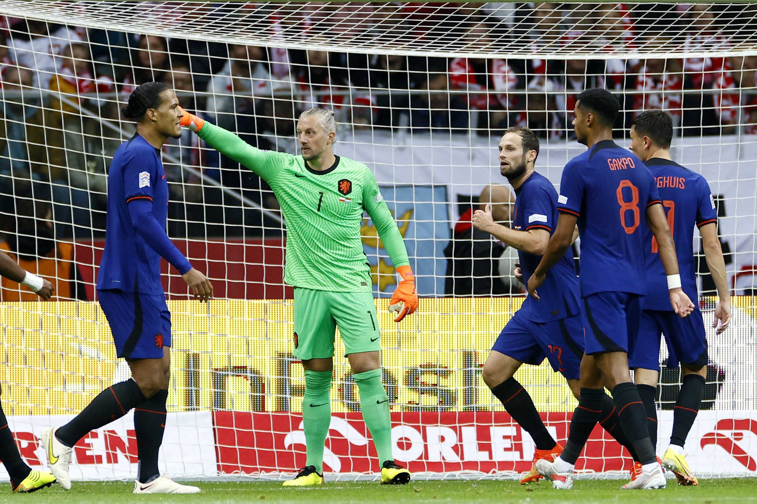 Pasveer (38) en Taylor (20) maken debuut in Oranje: ‘Ik denk dat ik een ...
