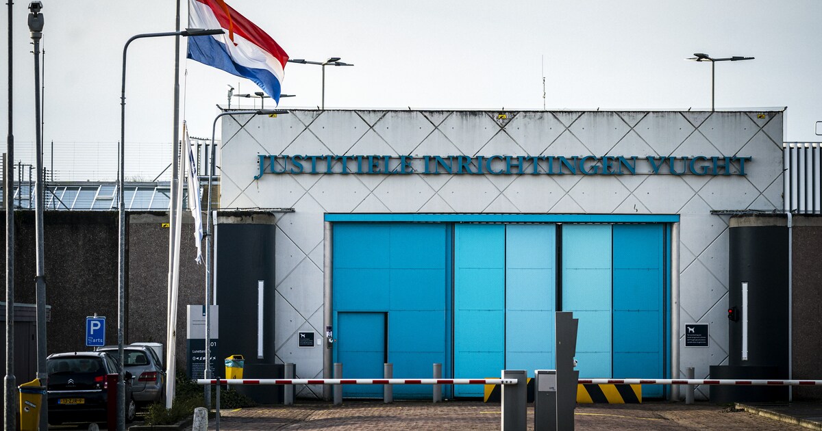 Taghi doet aangifte van schending van het ambtsgeheim door medewerkers EBI, OM of politie | Het ...