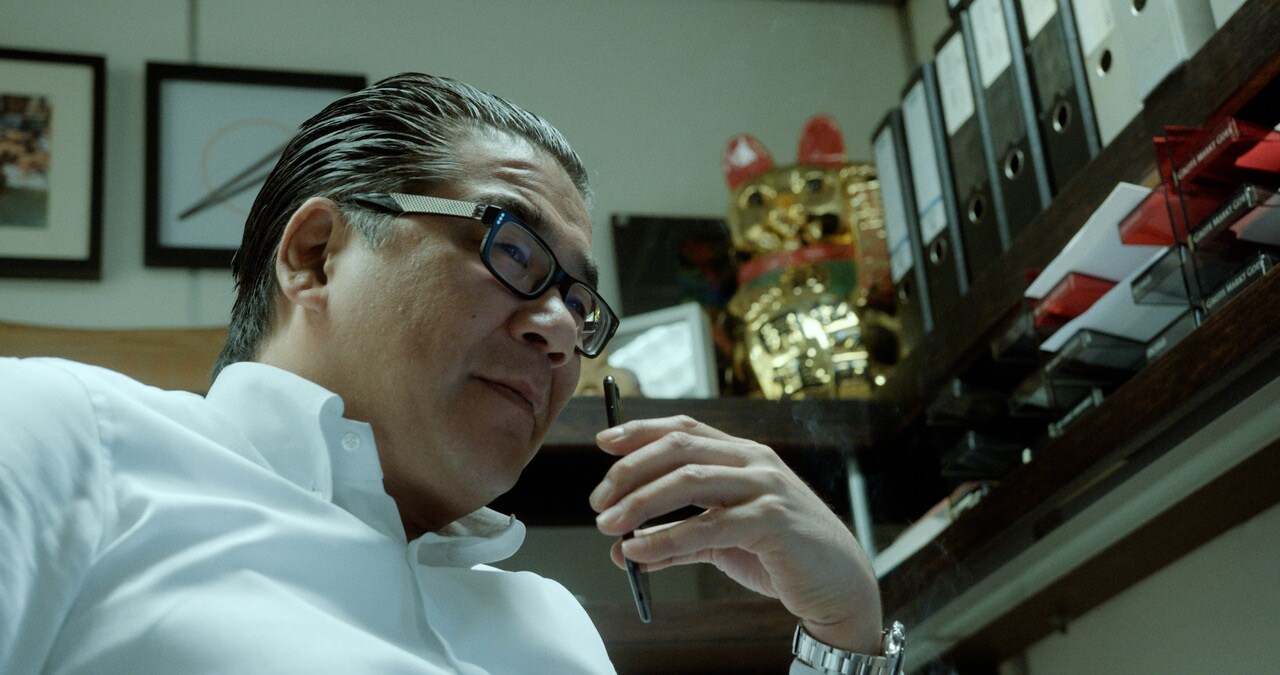 In documentaire Koning op de Dam zien we horecatycoon Won Yip heel vaak ...