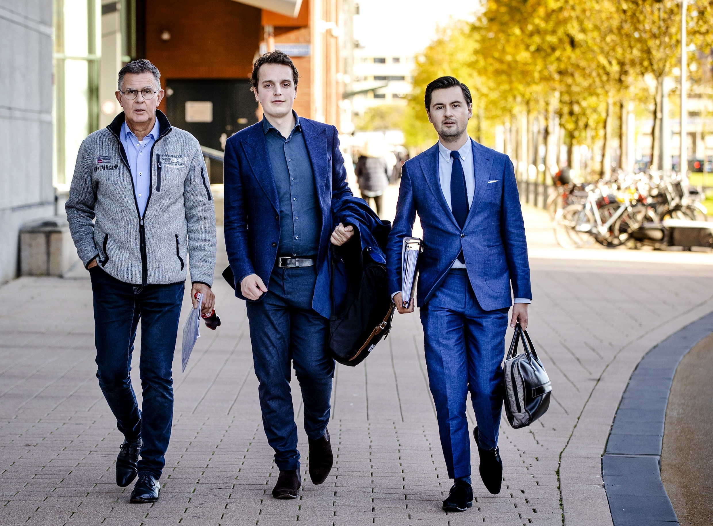 Van Lienden in beroep tegen ontslag uit mondkapjesstichting | Het Parool