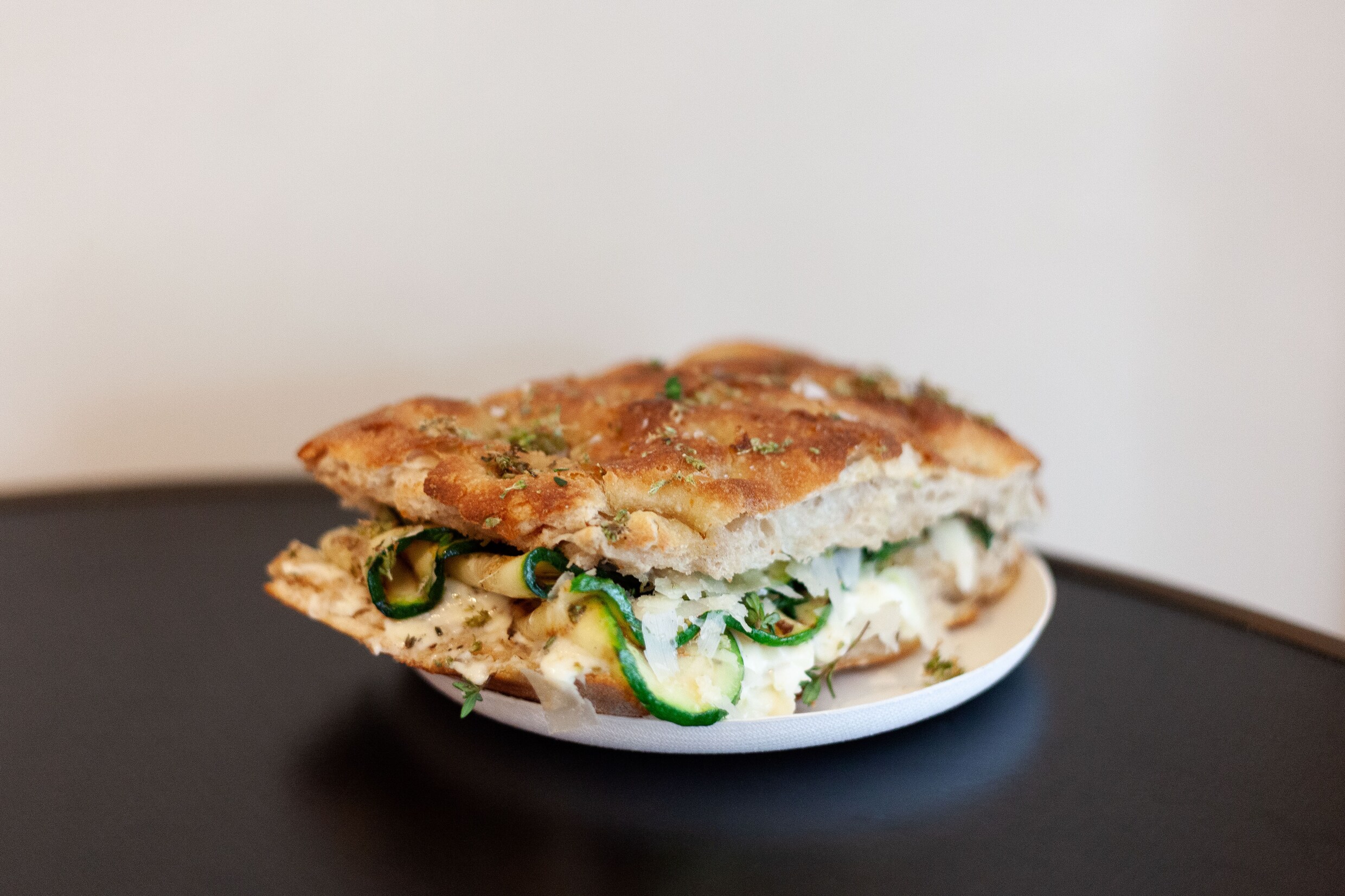 Het Amsterdam van Harper’s Bazaar-hoofdredacteur Miluska van ’t Lam ...