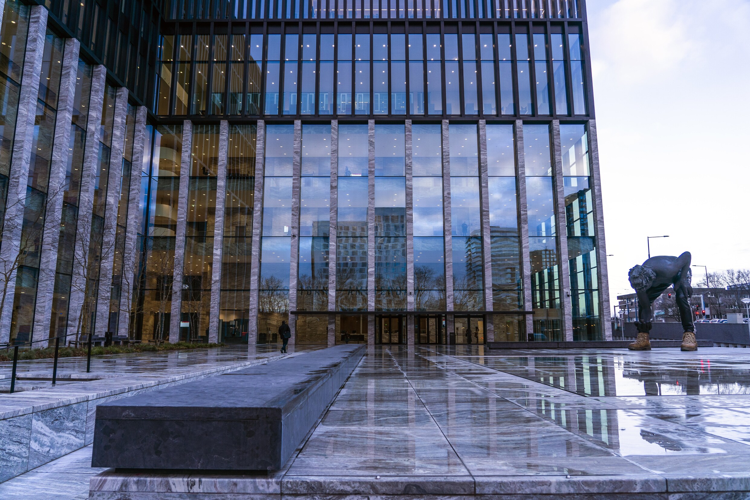 Amsterdams OM wil crimineel Delano B. (58) in de cel laten zetten ...