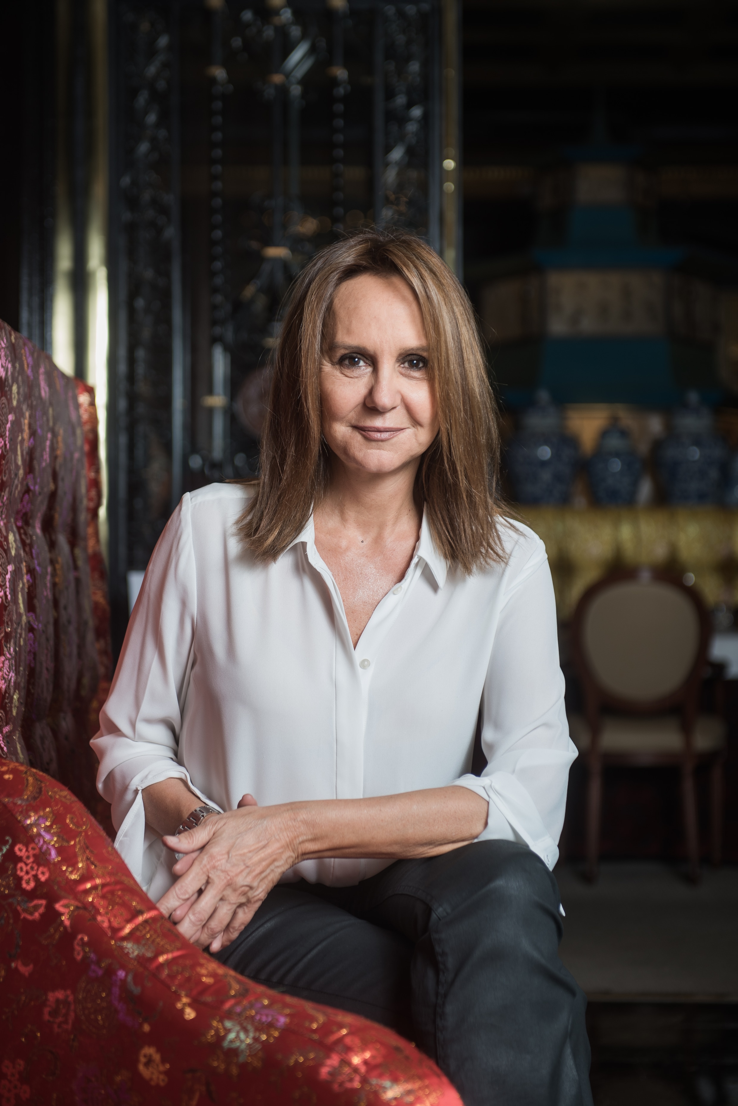 Bestsellerauteur María Dueñas is terug met vervolg over spion Sira ...