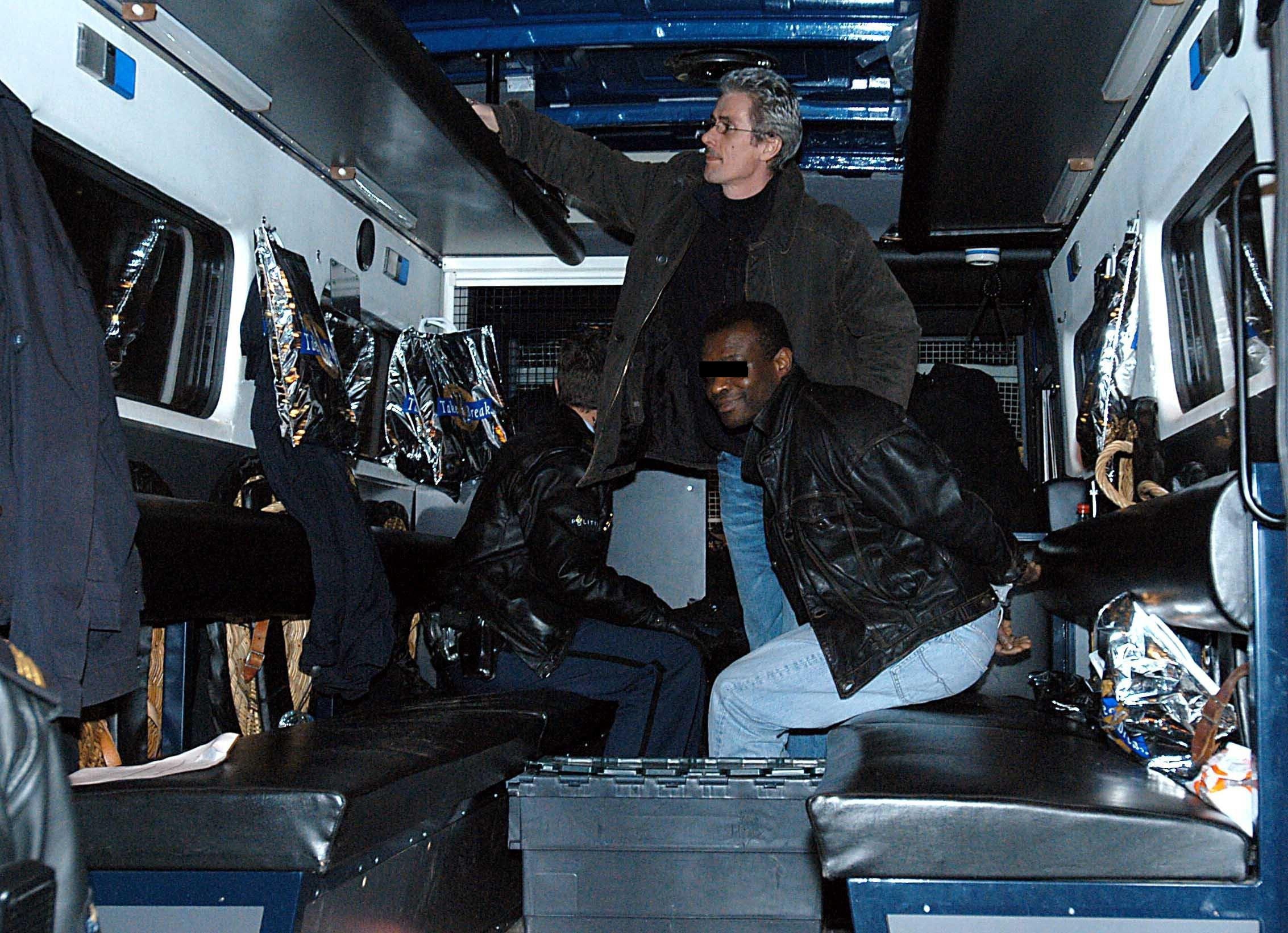 Makkelijk en zonder veel risico: hoe online fraudeurs uit Amsterdam ...