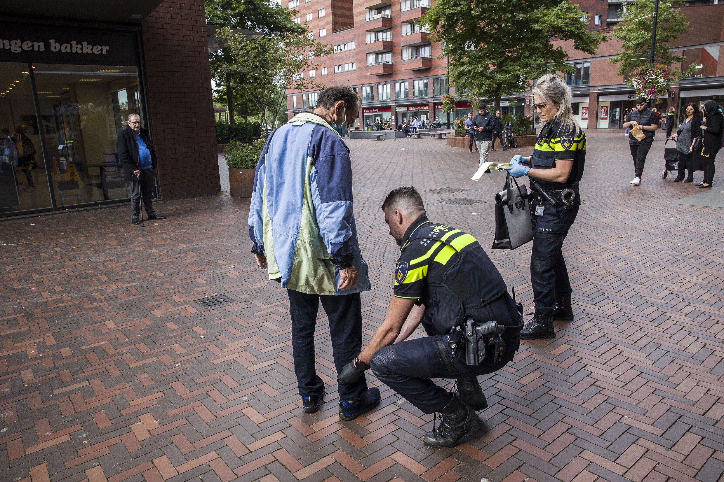 Reconstructie: Hoe preventief fouilleren in Amsterdam ontaardde in een ...