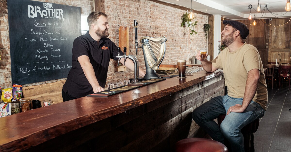 Bij Bar Brother moet de Britse expat zich thuis voelen – maar Amsterdammers zijn ook welkom ...