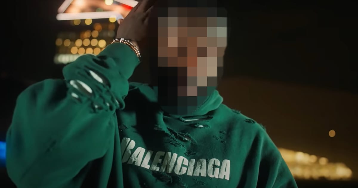 Amsterdamse rapper Bofplace verdacht van doden eigen moeder | Het Parool