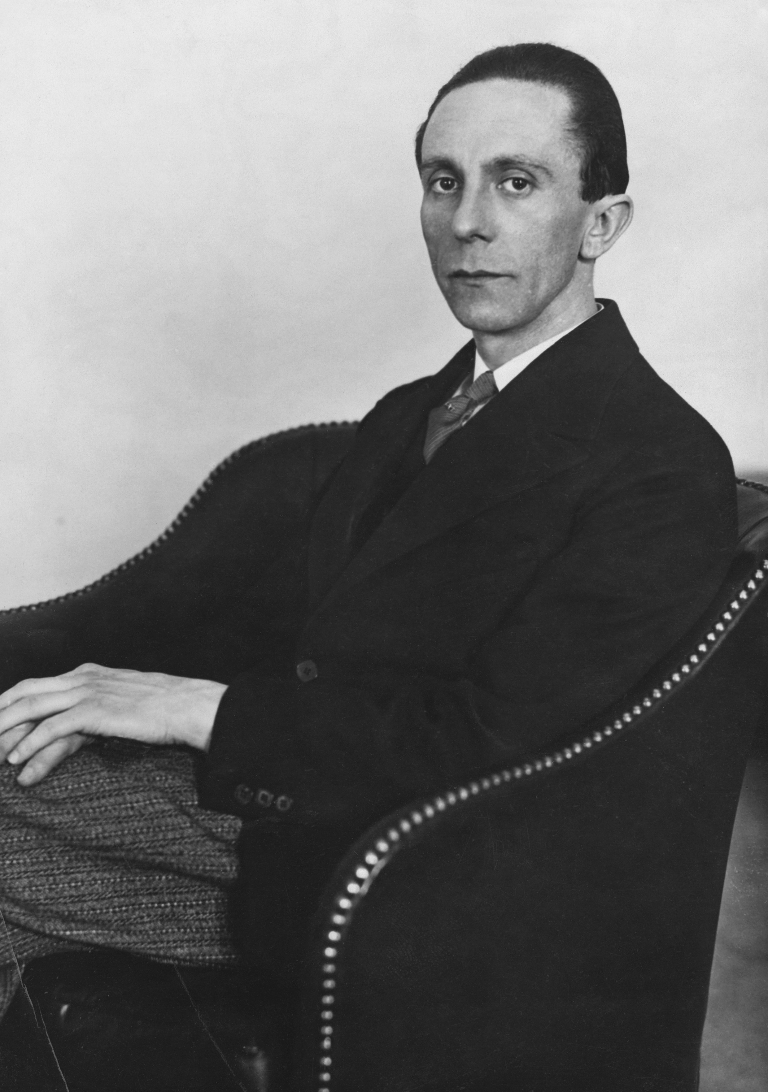 Recensie Zielland: bíjna gaat de lezer Goebbels een innemende man ...