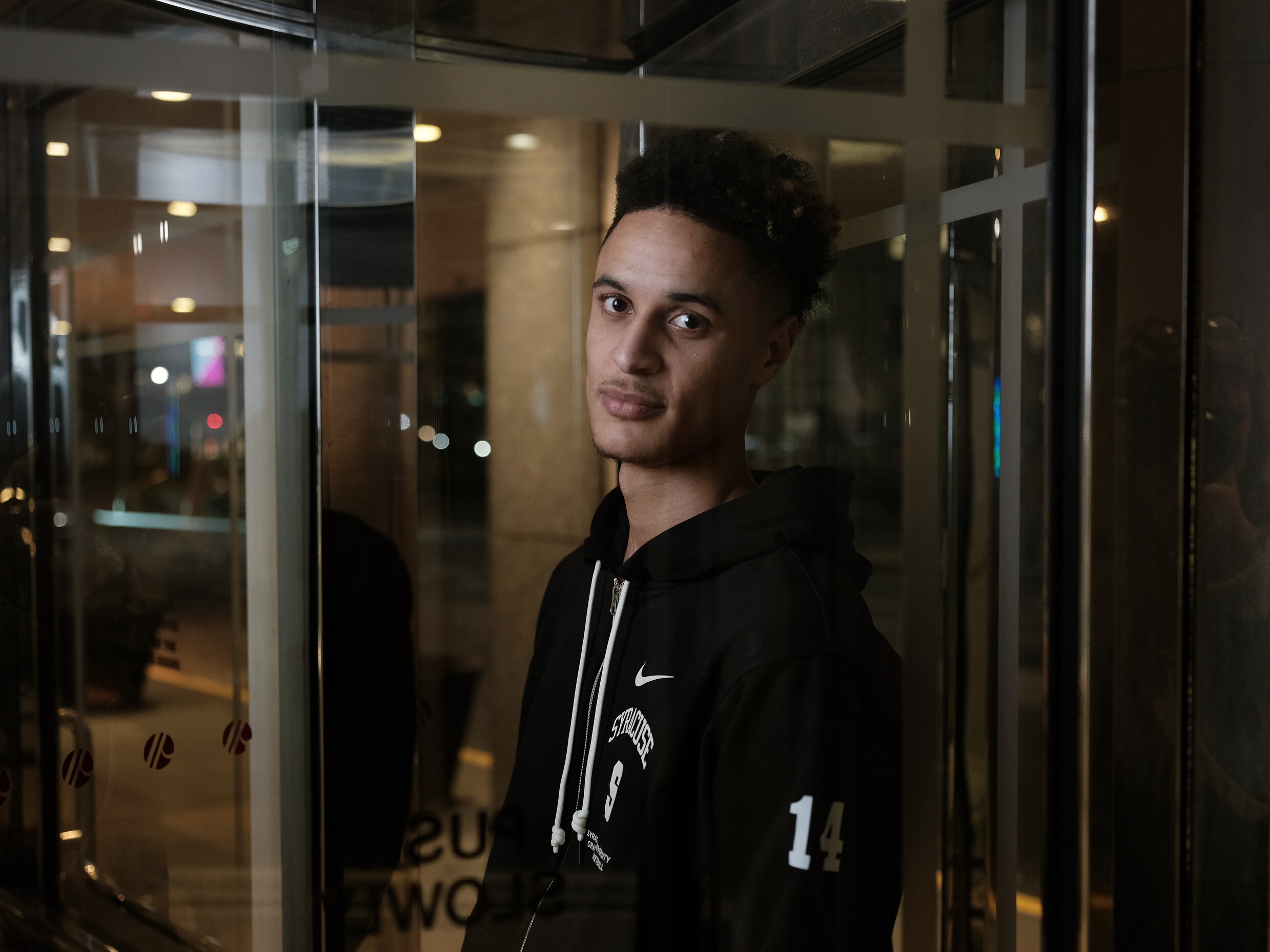 Amsterdammer Jesse Edwards (22) is klaar voor de NBA | Het Parool