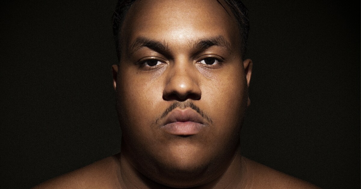 De Vlaamse rapper Dikke rapt op zijn debuutalbum over zijn innerlijke ...