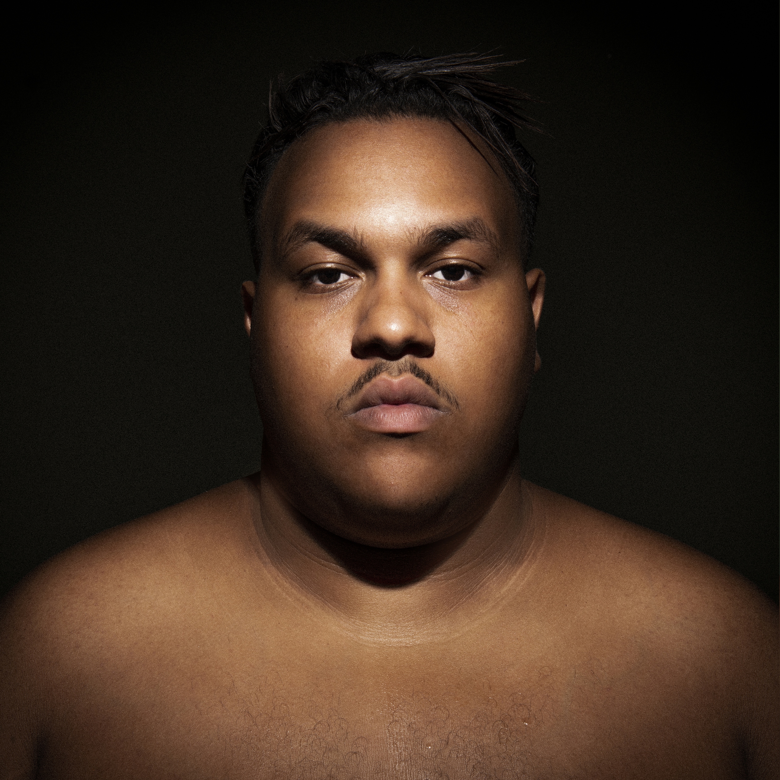 De Vlaamse rapper Dikke rapt op zijn debuutalbum over zijn innerlijke ...