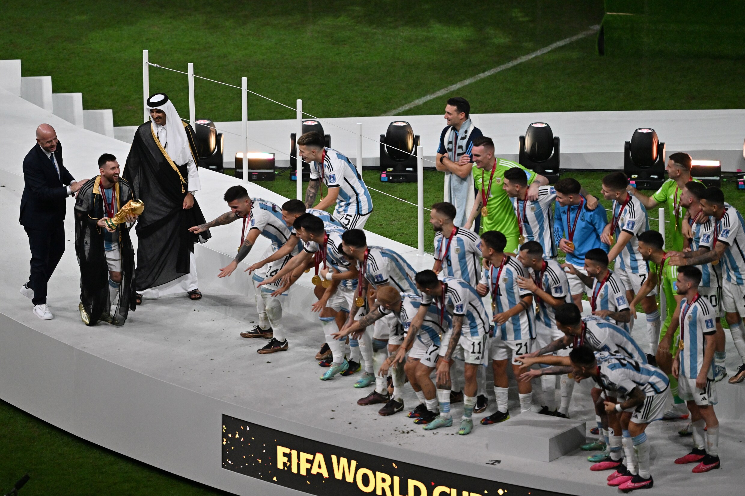 Dit zijn de kosten en de baten van het WK in Qatar – het duurste ...