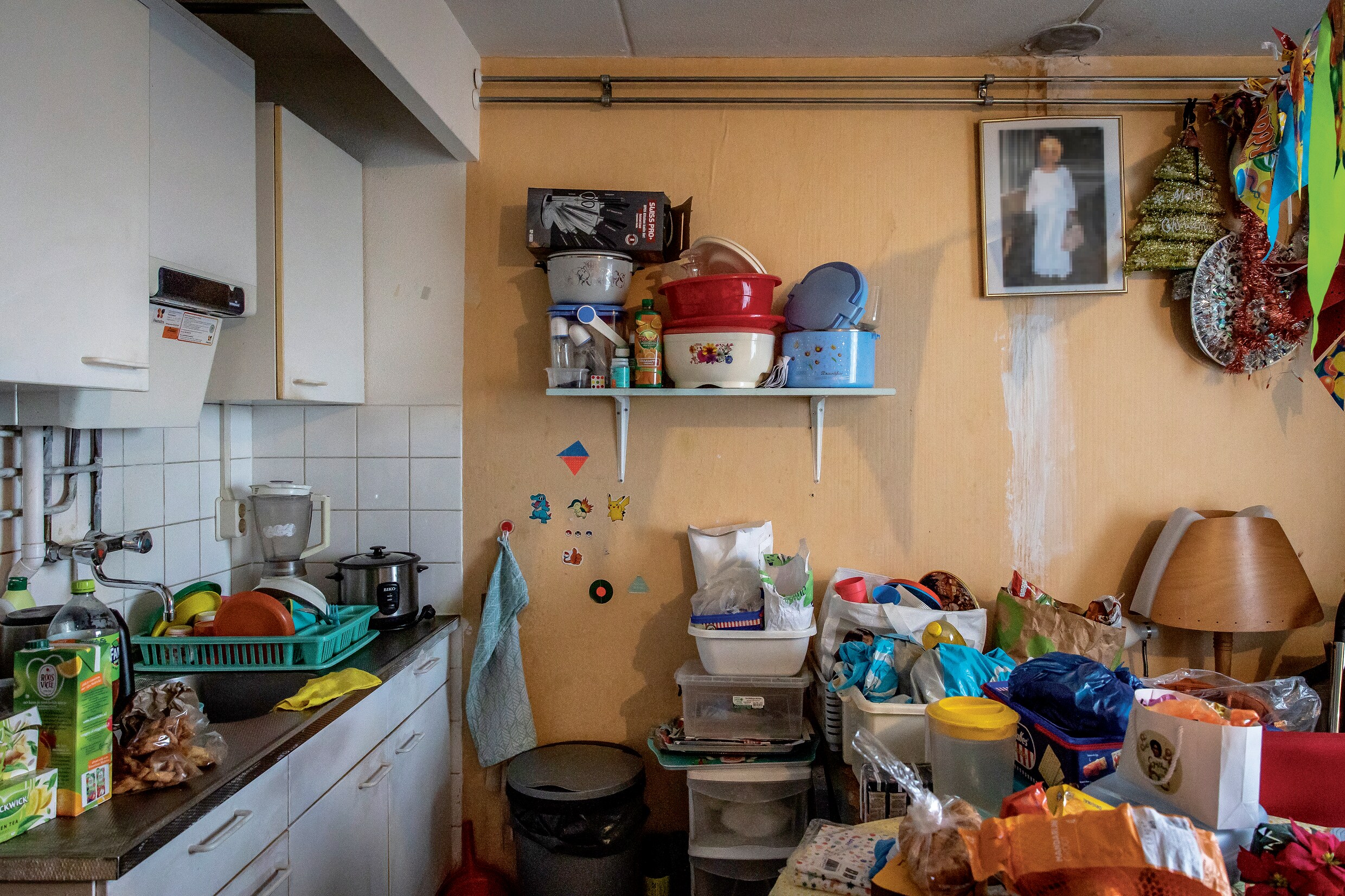 Zo ziet armoede in Amsterdam eruit: ‘Kinderen op matrassen uit het ...