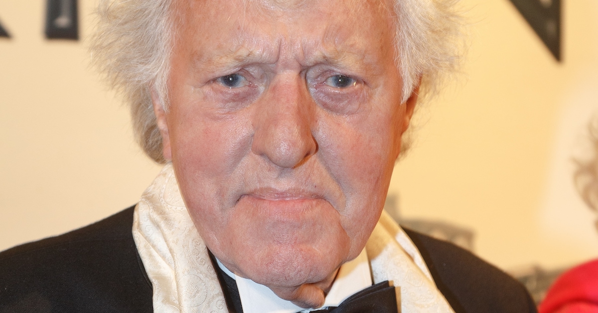 Acteur John Leddy (Koos Dobbelsteen uit Zeg ’ns Aaa) op 92-jarige ...