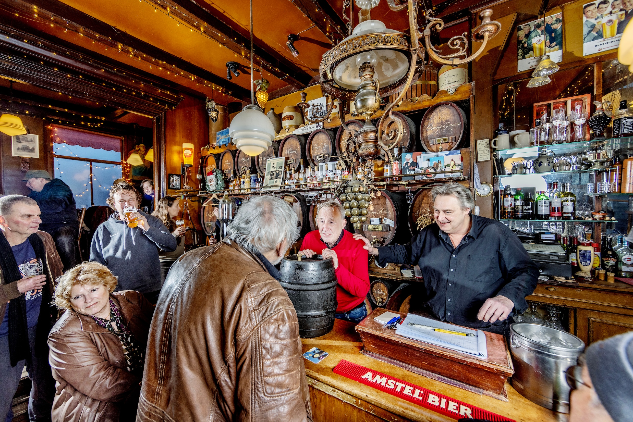 Kroegbaas van iconisch café De Druif werkt nog één avondje: ‘Straks ...