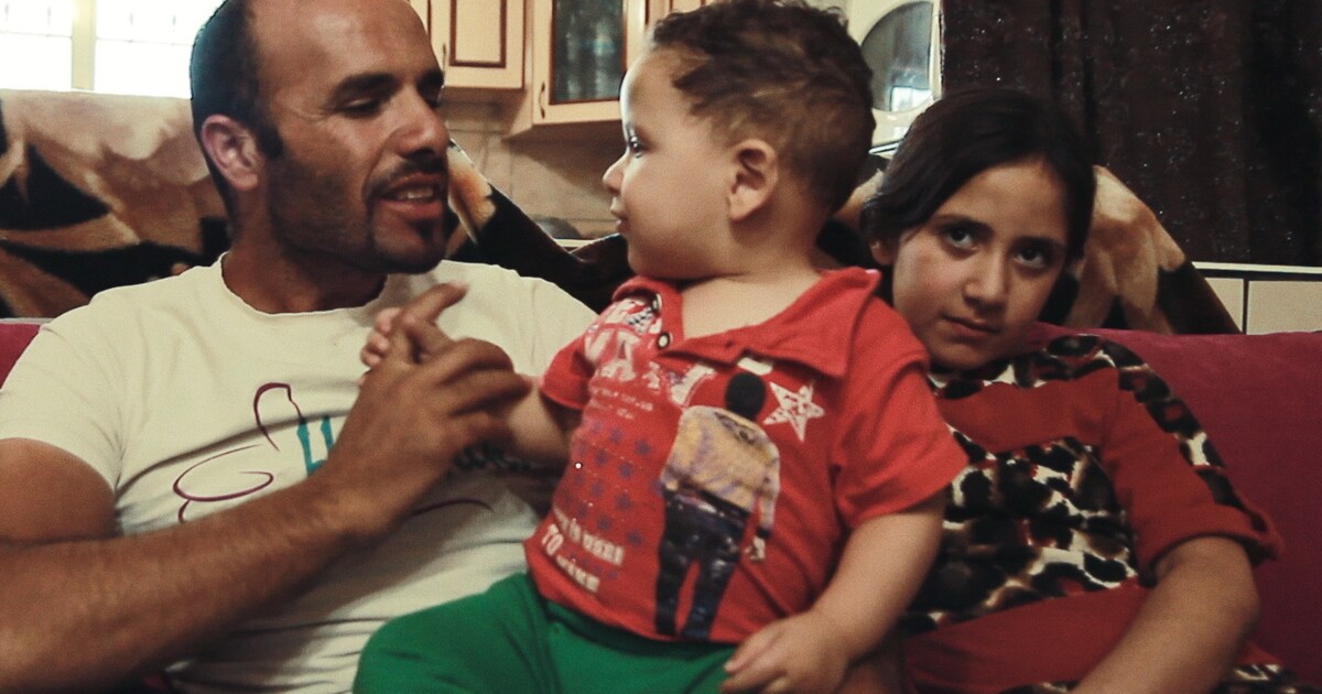 Recensie: in documentaire The Devil’s Drivers smokkelen twee neven dagelijks arbeiders over de ...