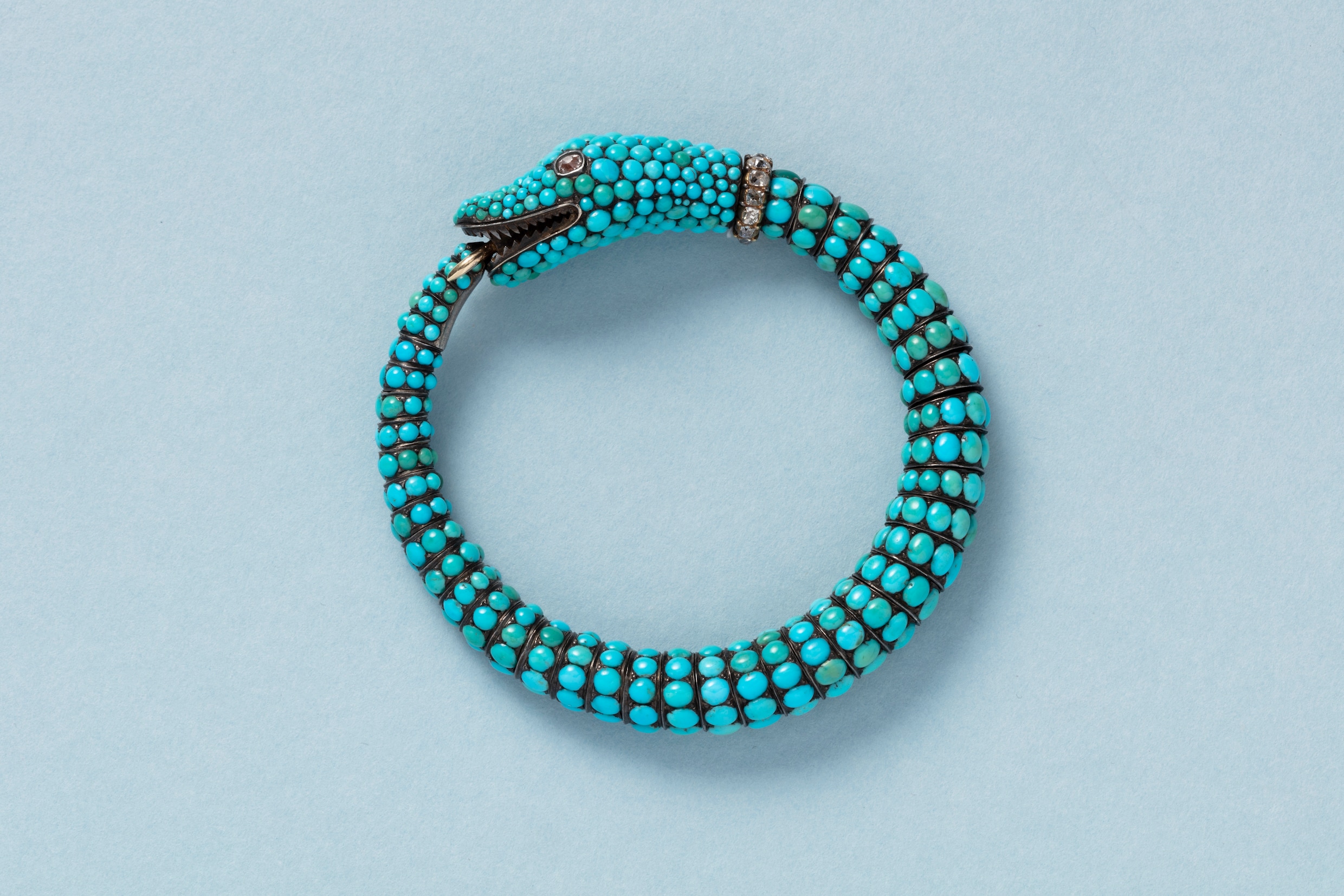 Bij deze adressen in Amsterdam koop je de mooiste vintage sieraden, en ...