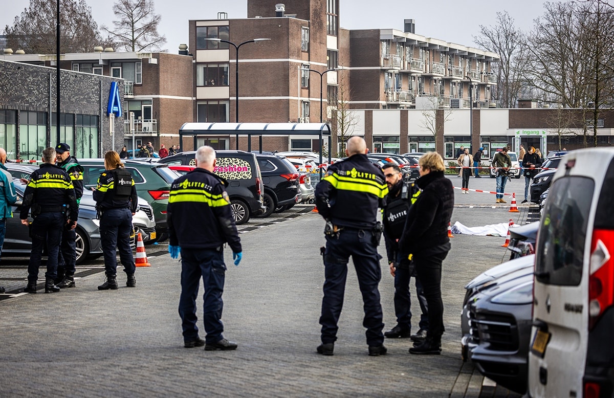 Politie verspreidt naam en foto verdachte schietpartij Zwijndrecht | Het Parool