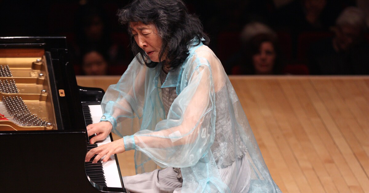 Recensie: Als een leeuw bijt Mitsuko Uchida zich vast in Beethoven ...