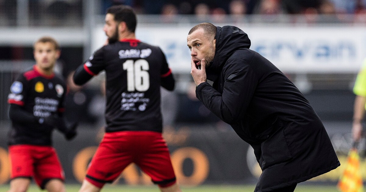 John Heitinga werd in 24 uur tot assistent én interim benoemd bij Ajax ...