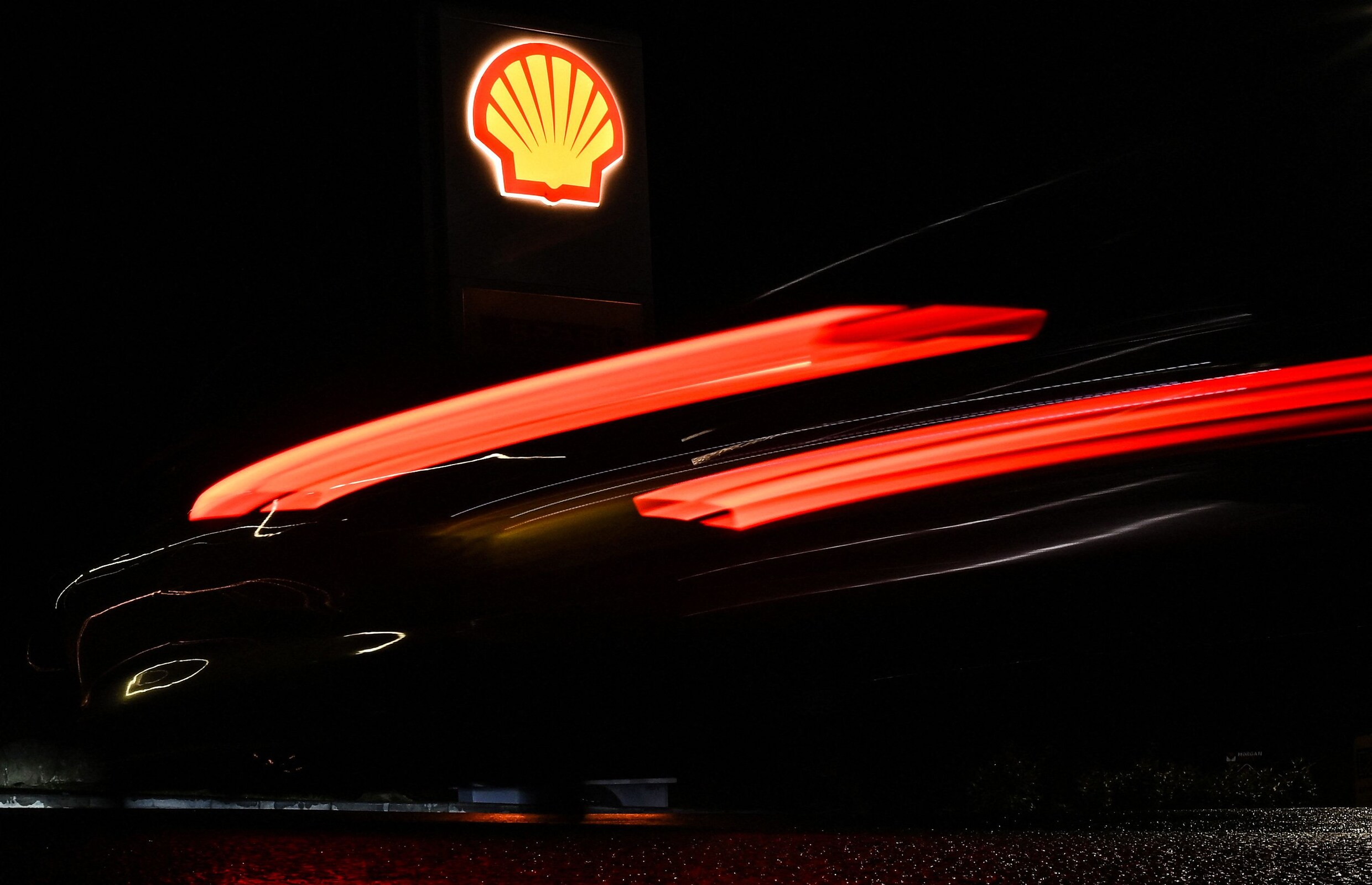 Shell bijt van zich af na kritiek op recordwinst van 38 miljard euro ...