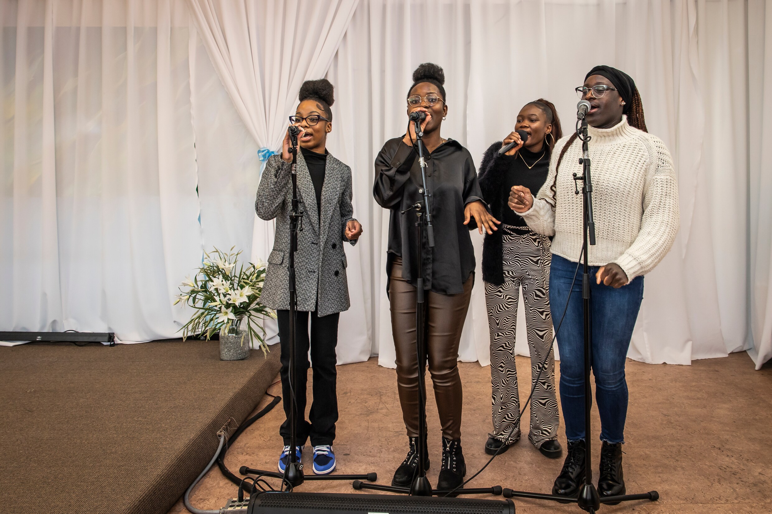De Bijlmer wordt te duur voor deze Afrikaanse kerk, waar wekelijks ...