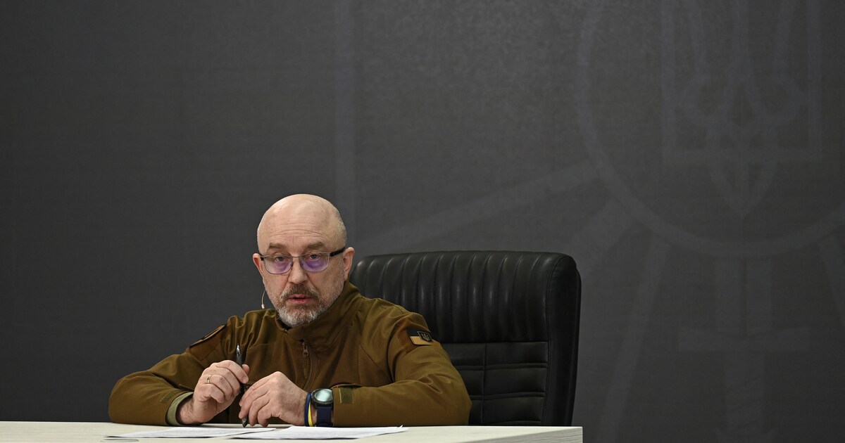 Oekraïne laat Defensieminister Reznikov bungelen na pijnlijke ...