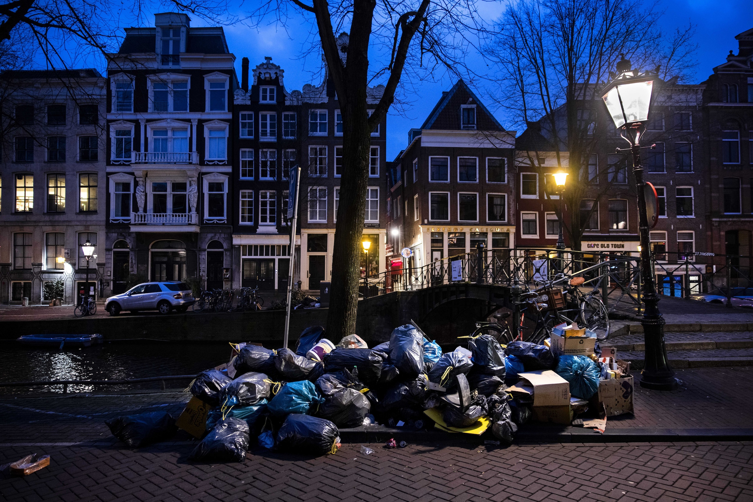 Vieze straten en bomvolle containers: dit is wat je moet weten over de ...