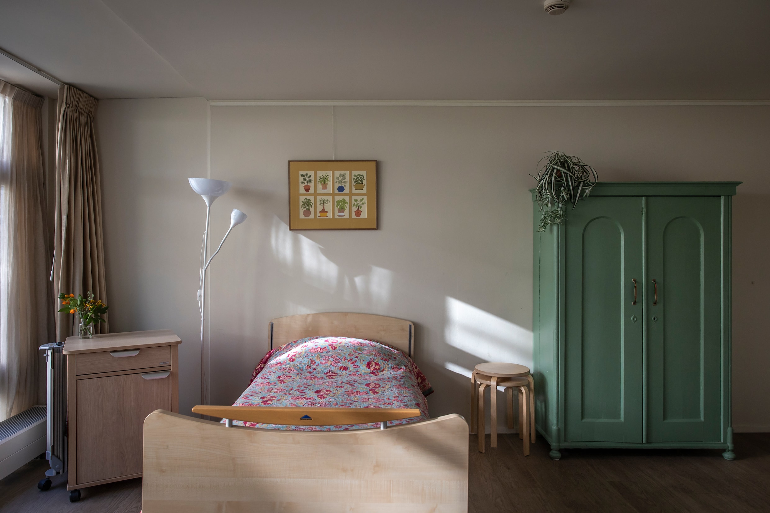 Op bezoek in hospice het Veerhuis in De Pijp: ‘Het voorportaal van de hemel’ | Het Parool