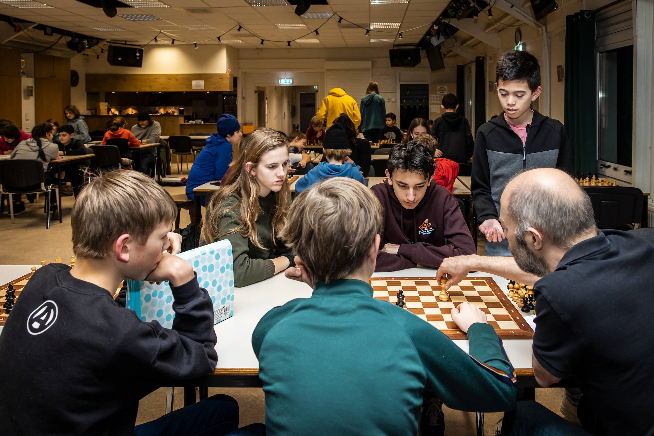 Schaken is mateloos populair bij de jeugd: ‘Je dame staat ingesloten ...