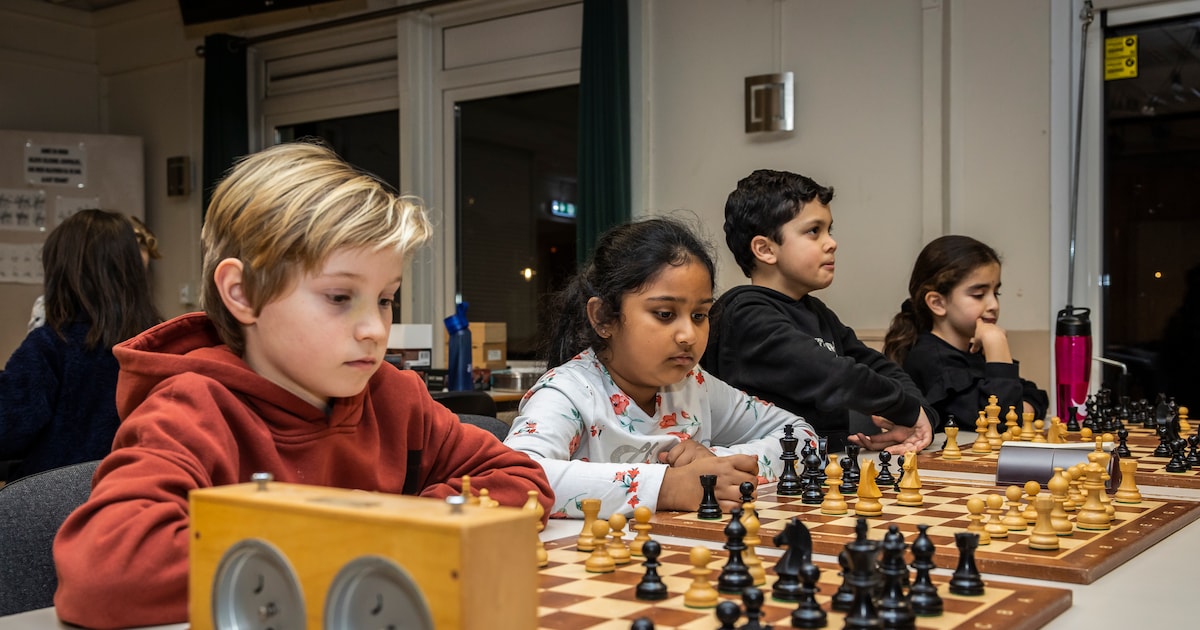 Schaken is mateloos populair bij de jeugd: ‘Je dame staat ingesloten ...