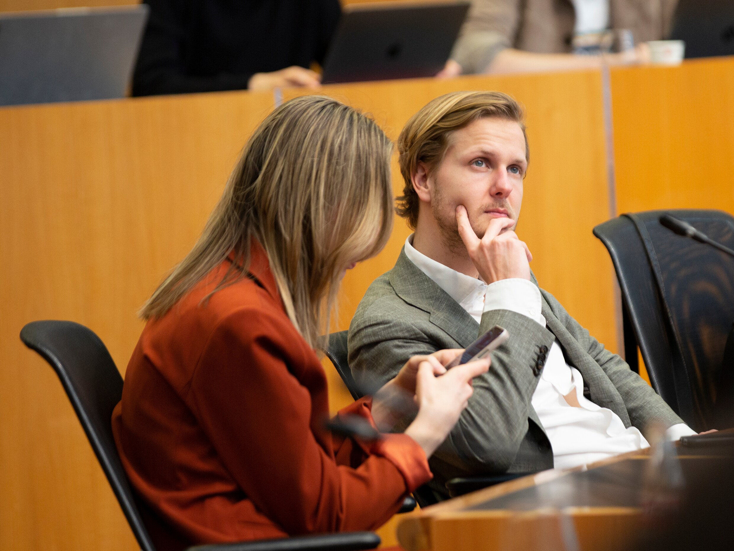 Halsema werd uit het debat weggeroepen, maar de nachtelijke kroket ...