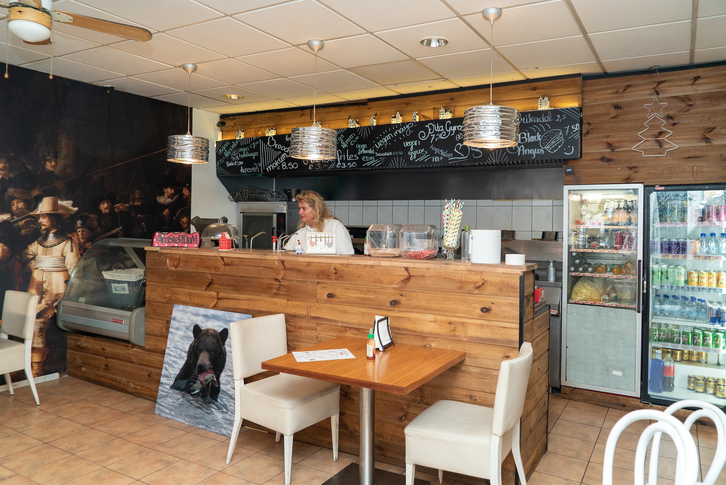 Laten we de wrap van Snackbar Mokum voortaan de Amsterdamse kapsalon ...