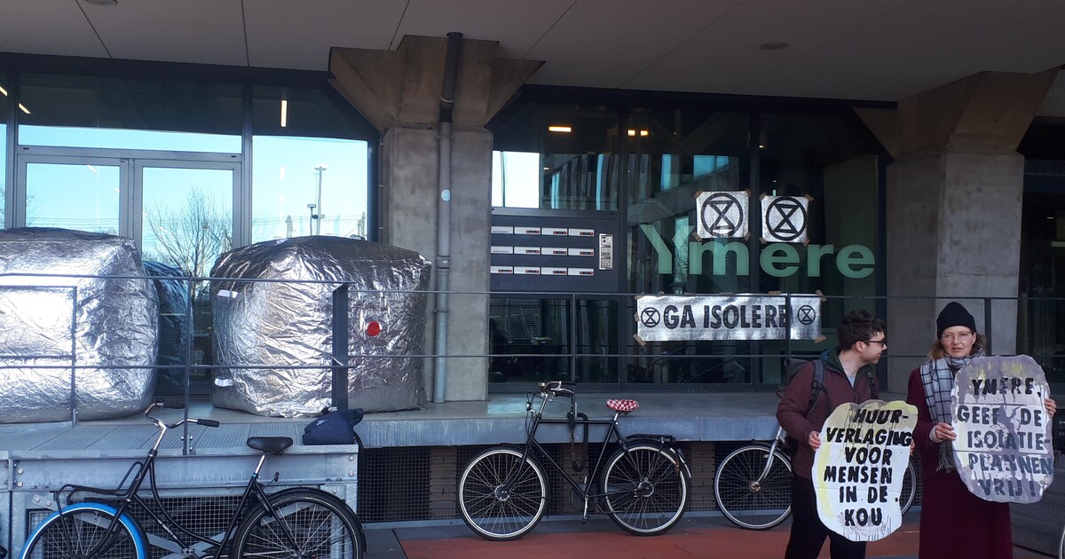 Hoofdkantoor Ymere kort bezet door activisten Extinction Rebellion ...