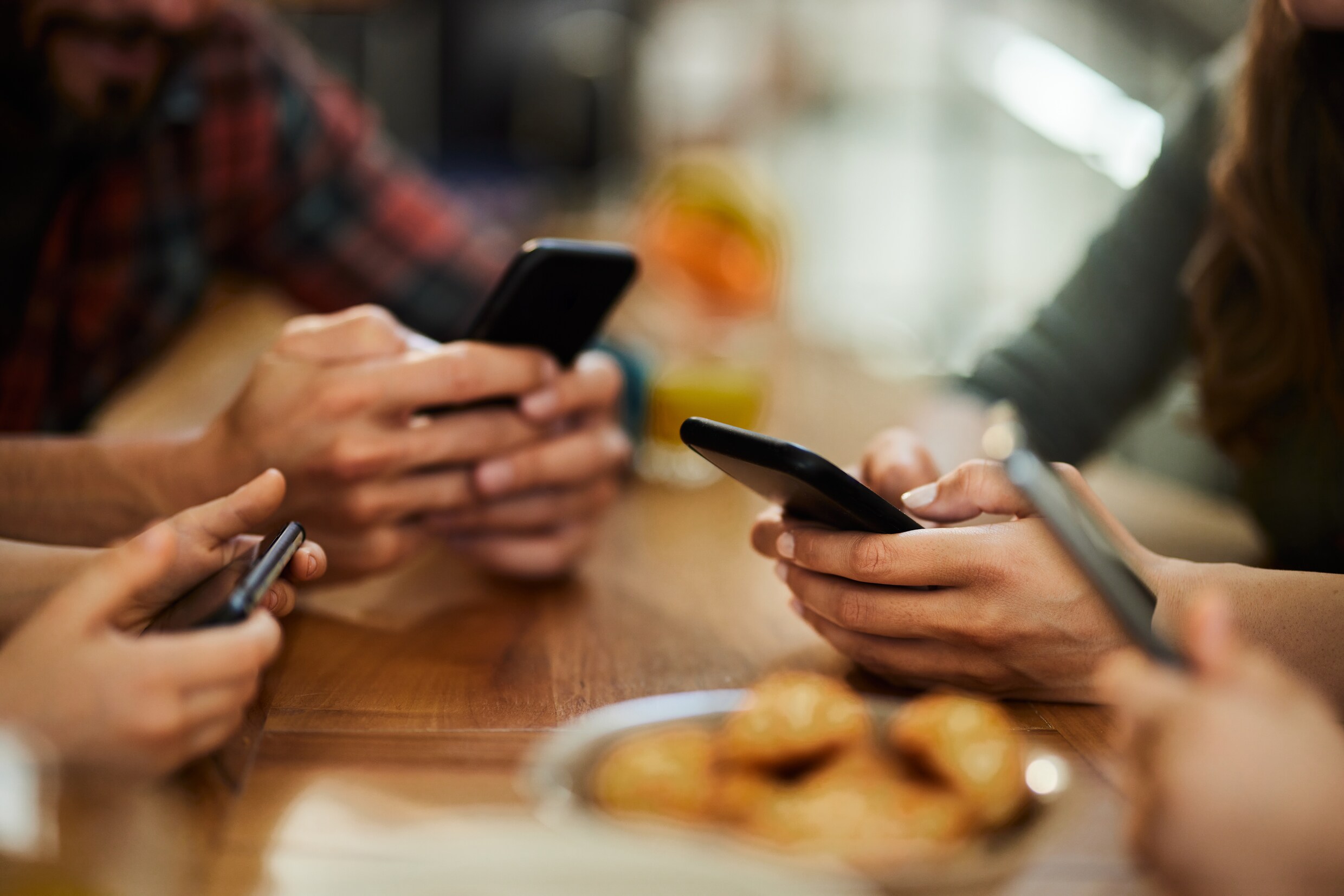 Opinie: ‘Beperk het gebruik van smartphones bij kinderen (en dat begint ...