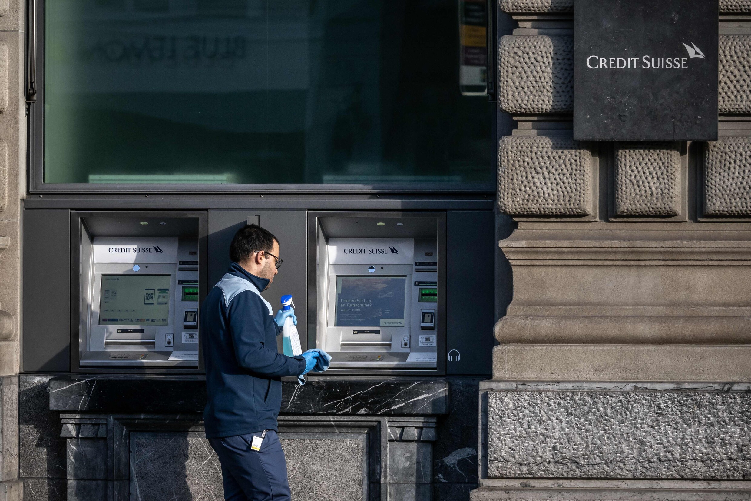 Koersen van banken en verzekeraars onderuit: hoe zorgelijk is dat ...