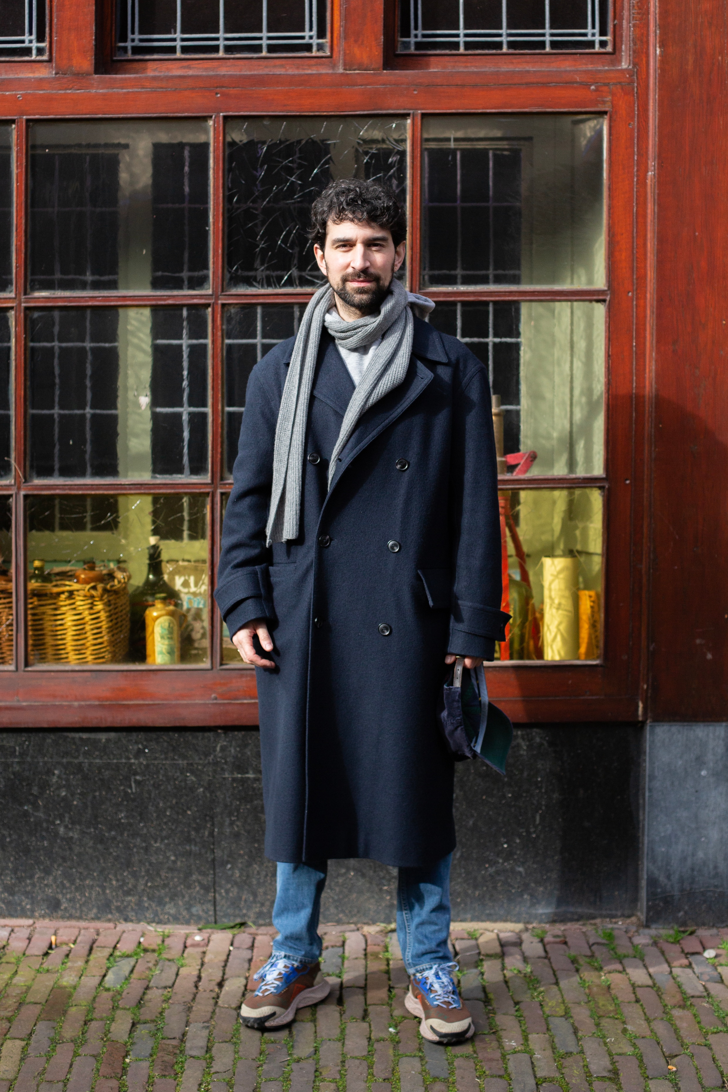 Het Amsterdam van acteur Sinan Eroglu: ‘Op het Nikeplein in Oost leerde ik hard en brutaal ...