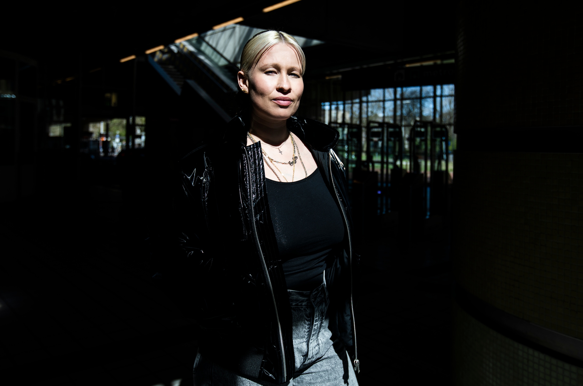 Zangeres Anne-Fay Kops maakte een voorstelling over haar gemengde ...