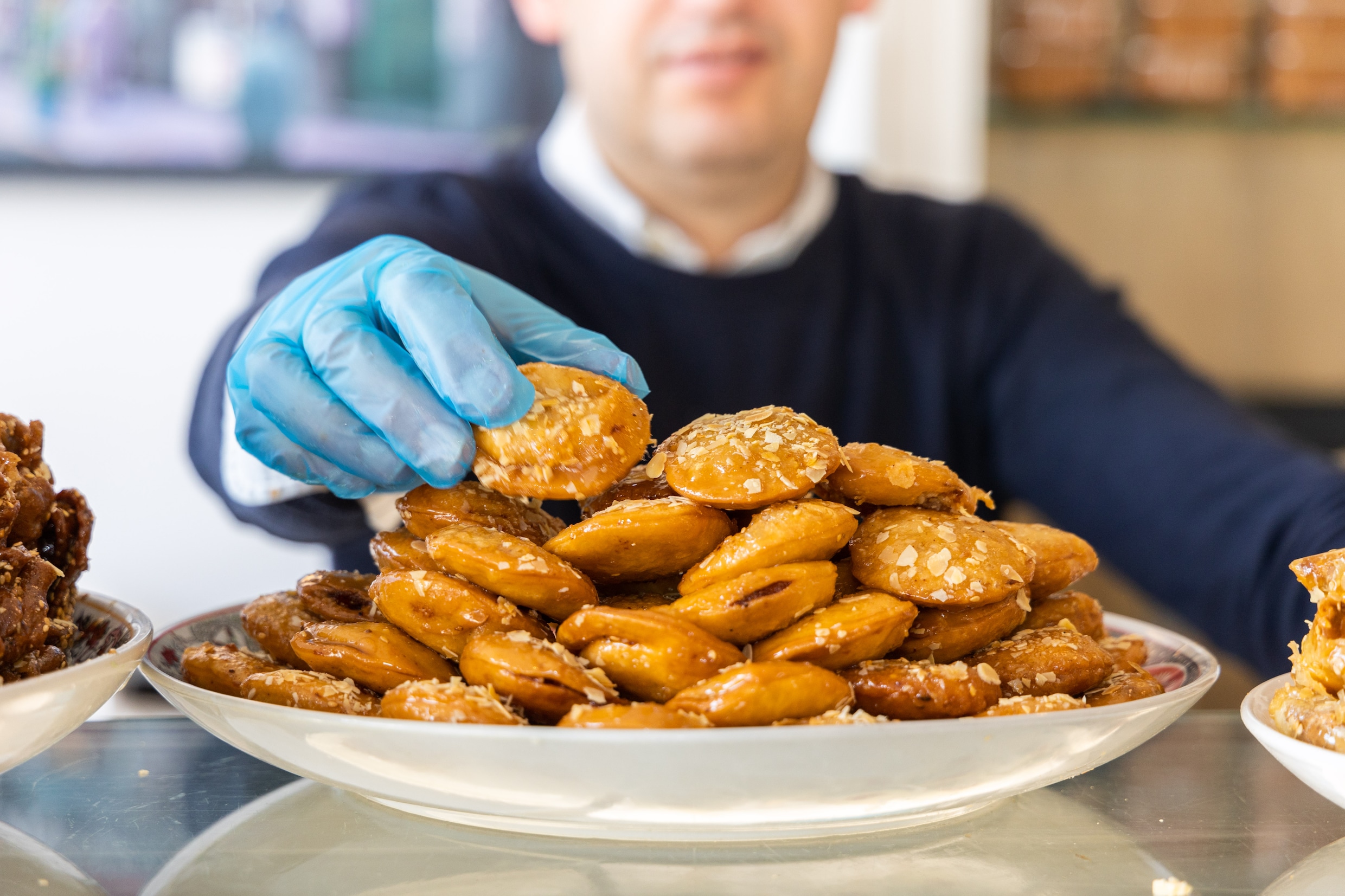 Hier koop je volgens Nadia Zerouali de beste baklava van Amsterdam ...