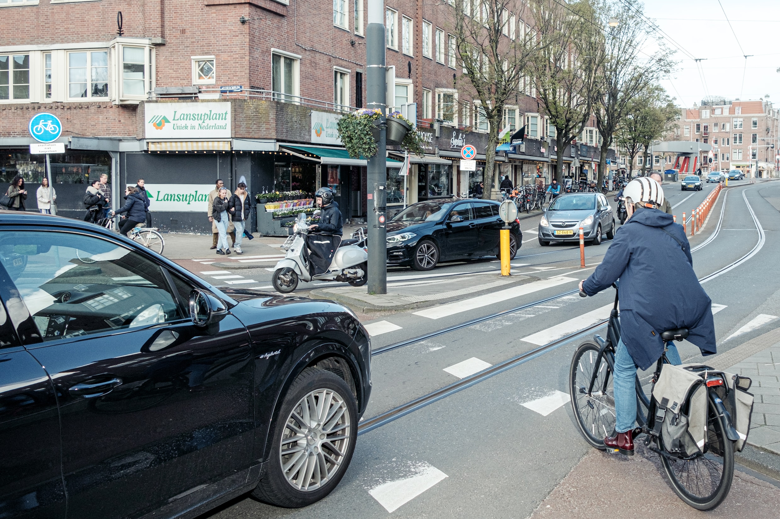 Zijn er in Amsterdam dan helemaal geen partijen meer die zeggen: de ...